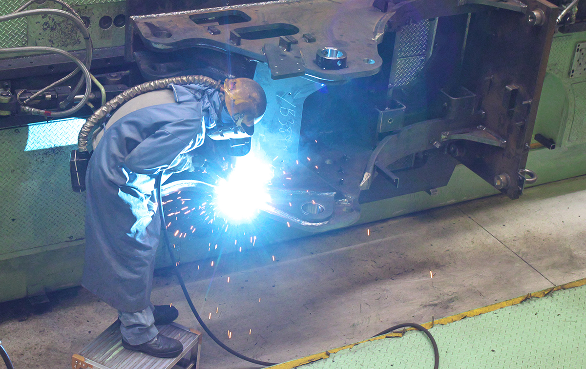 Hand-built in Japan - Kobelco Construction Machinery Europe B.V.